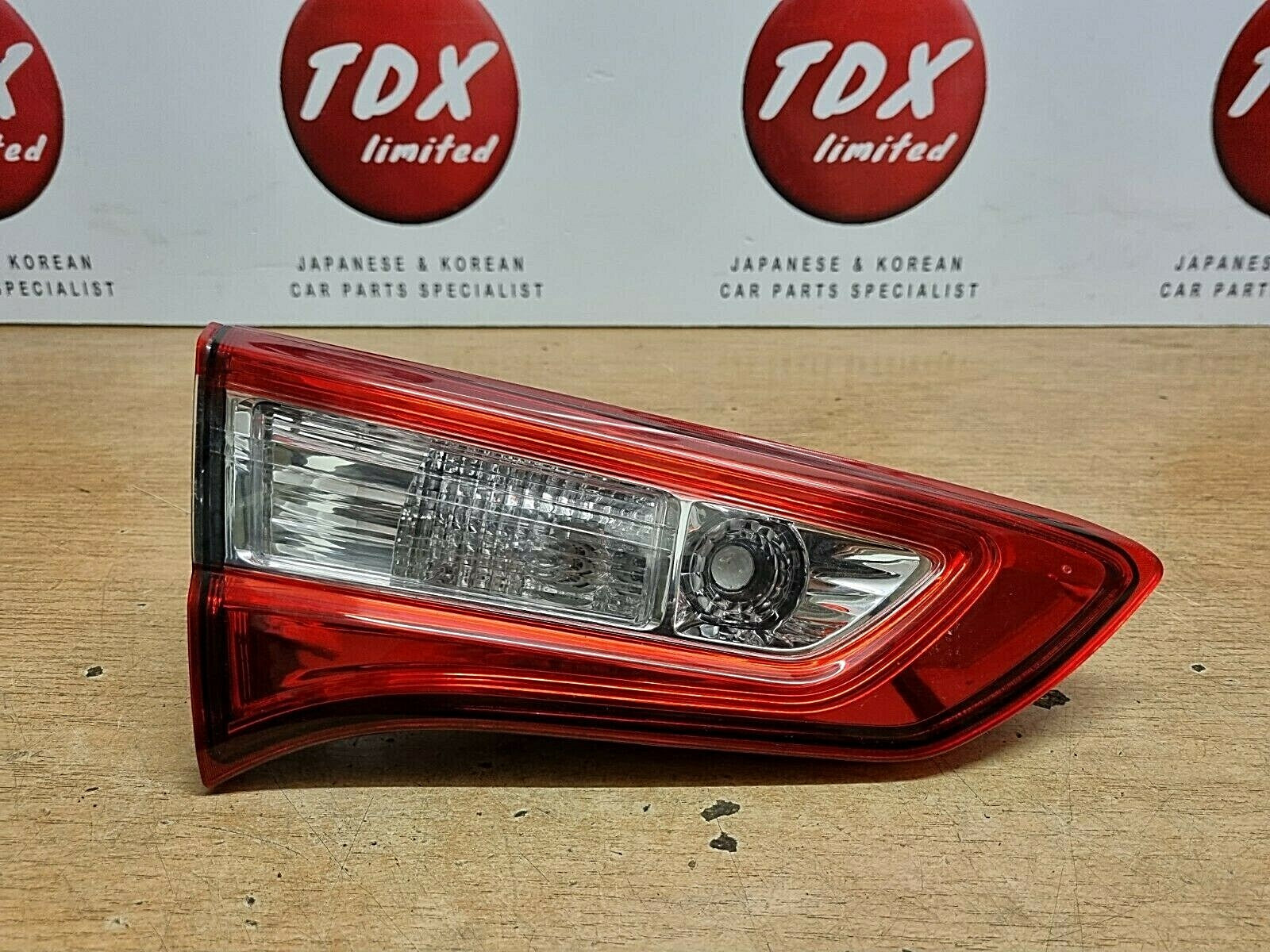 TOYOTA YARIS MK3 2017-2020 FACELIFT GENUINE PASSENGERS SIDE REAR TAILG ...