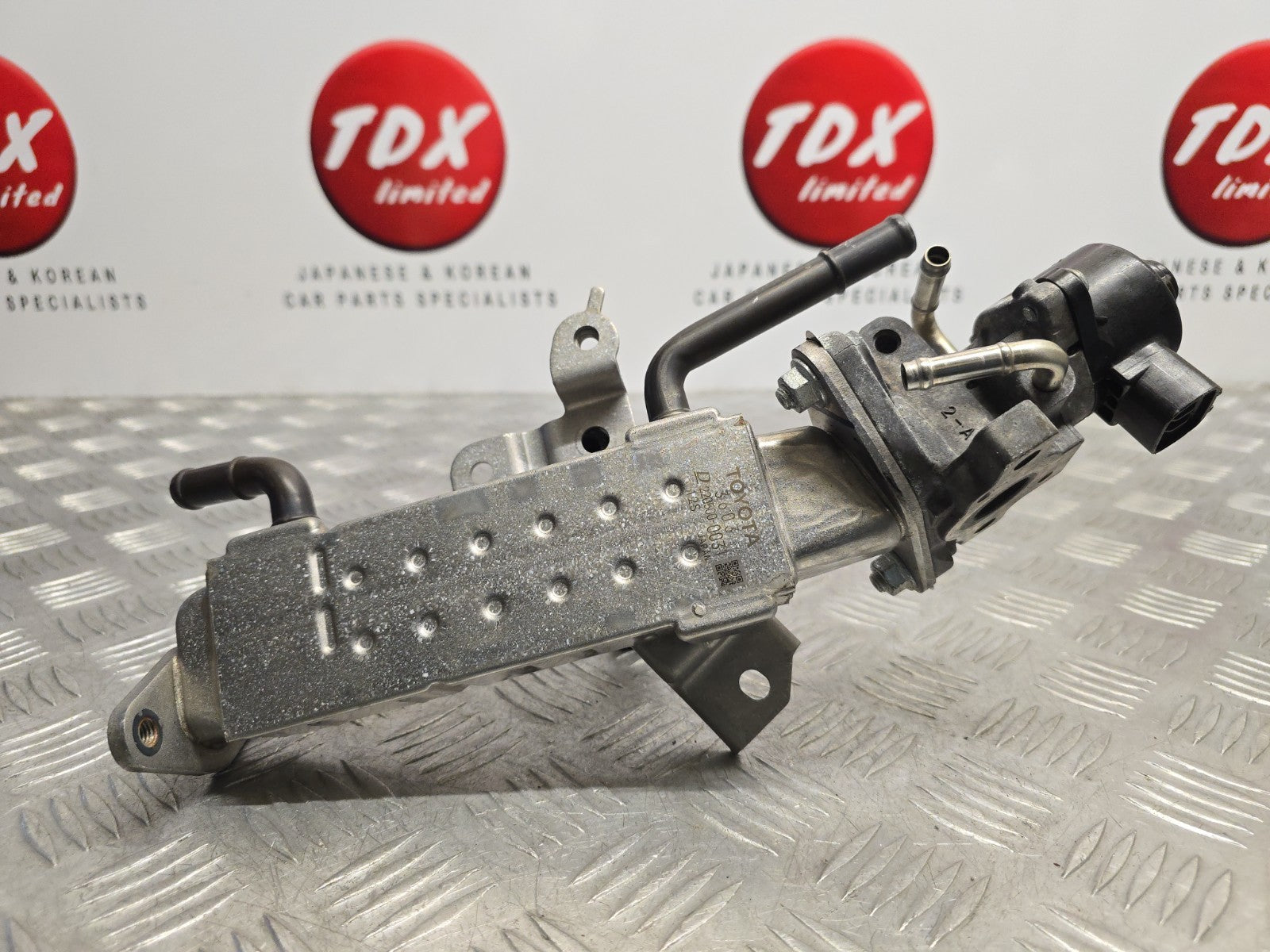 LEXUS IS300H MK3 2013-2020 2.5 HYBRID GENUINE EGR COOLER + VALVE 22050 ...