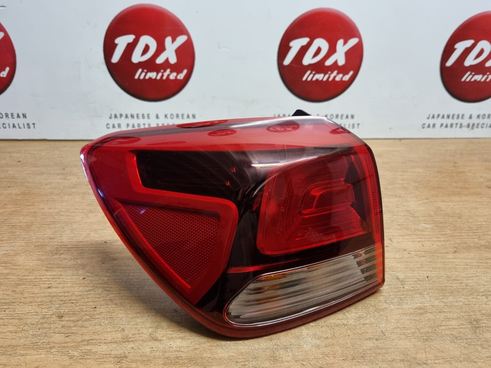 KIA RIO MK4 2017-2023 GENUINE PASSENGERS REAR OUTER BODY BRAKE LIGHT 9 ...