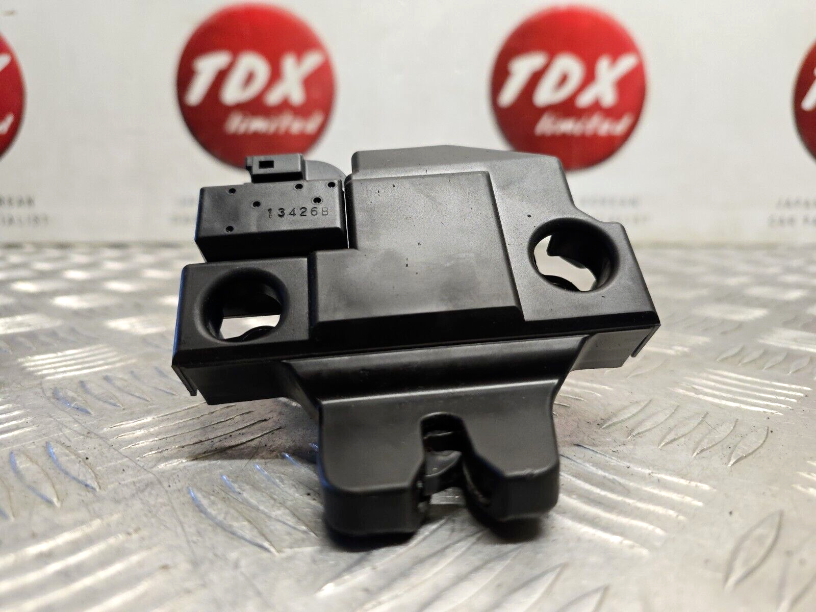 LEXUS IS300H MK3 2013-2020 GENUINE REAR BOOT LOCK LATCH CATCH MECHANIS ...