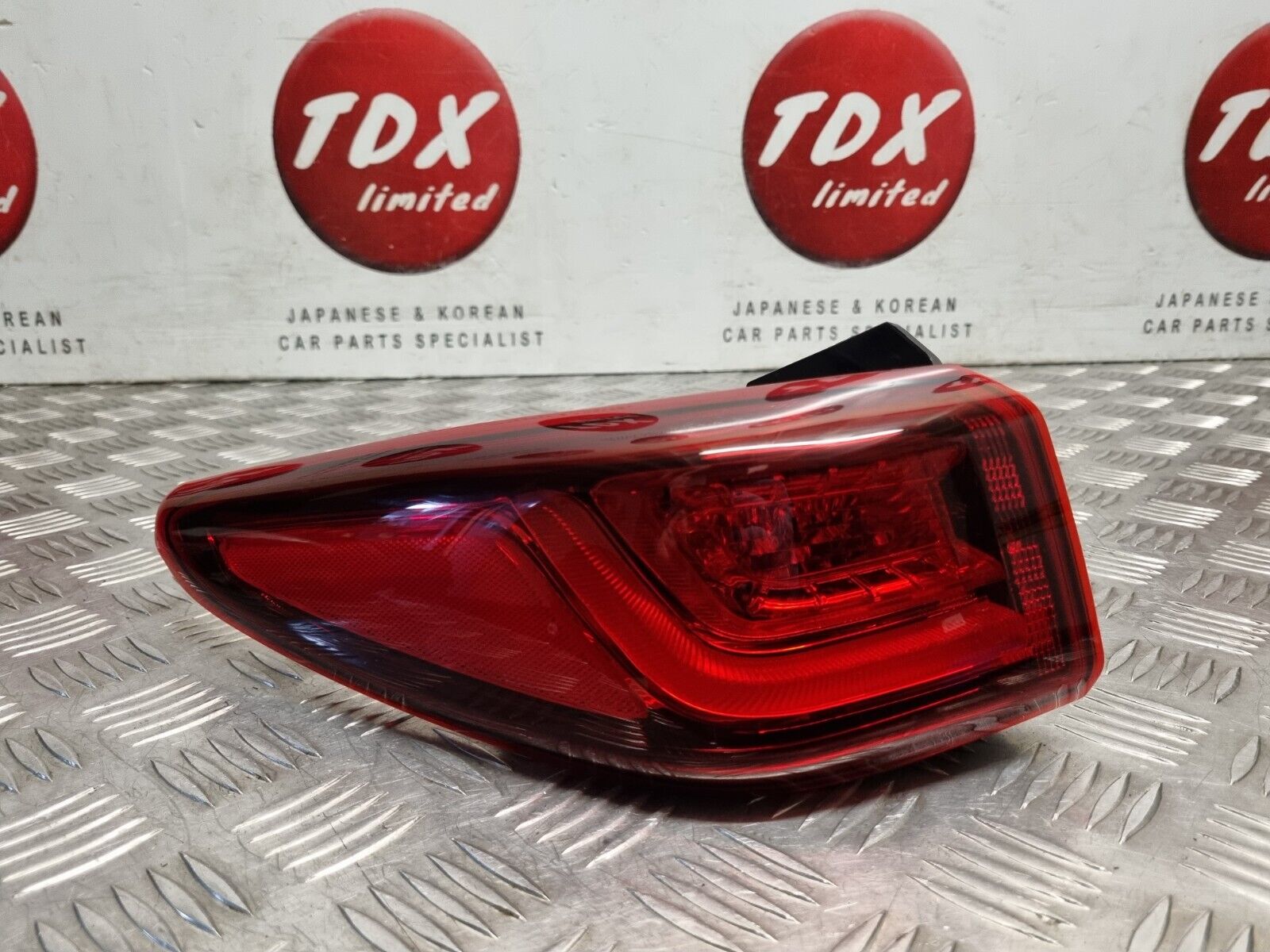 HYUNDAI KONA 2017-2020 PRE-FACELIFT GENUINE PASSENGER REAR OUTER LED B ...